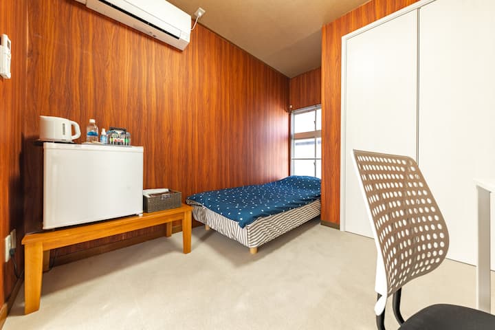 402号室‐ホテル馨源 王子駅から徒歩約7分、Wifi完備、洋部屋、横にコンビニ有 - Tokyo