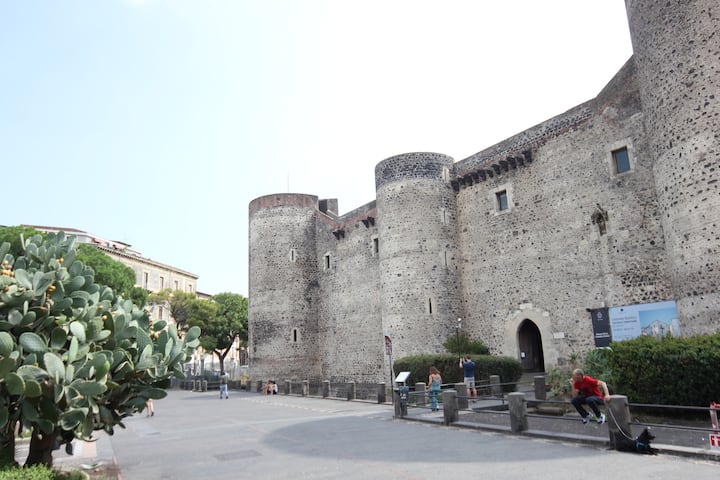 Casa Sveva Una Finestra Sulla Storia - Catania