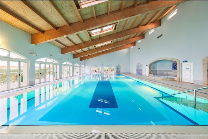 Jacuzzi, Pools, Tennis, Free Parking, Resort Condo - Portimão