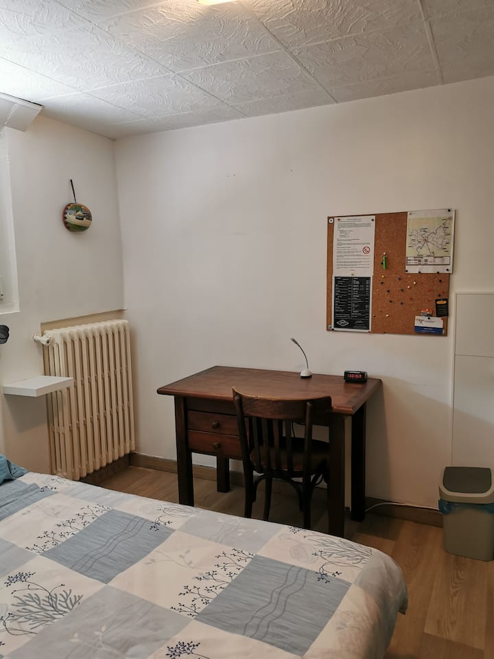 Mont De Marsan : Chambre Agréable Quartier Calme - Mont-de-Marsan