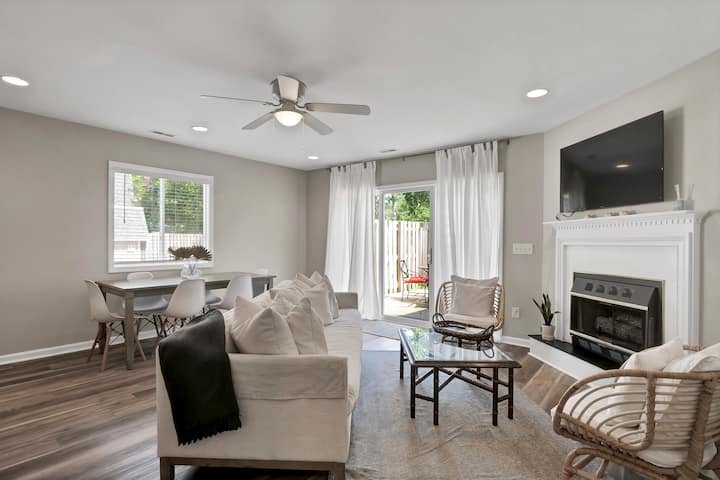 Central Townhome 6 Min To Beach & Shopping! - Wilmington, NC
