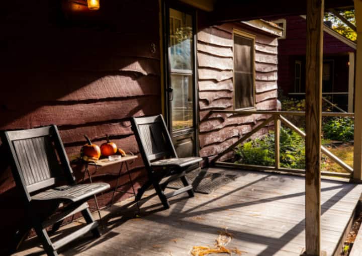 Studio Cottage - Private Entrance And Shared Porch - Phoenicia, NY