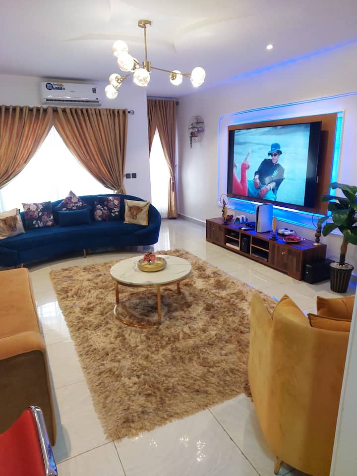 Lekki Phase 1 Vacation Rentals & Homes - Lekki Phase 1, Lekki, Nigeria | Airbnb