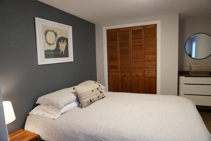 West Seattle Beachy Guest Suite - Seattle, WA