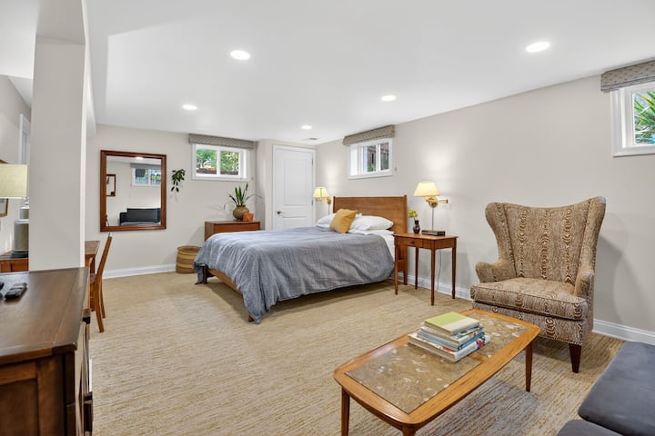 Gardenview Studio In Downtown Silver Spring - Montgomery County, MD