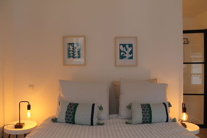 Cozy Central Apartment With Cathedral View - Antwerp