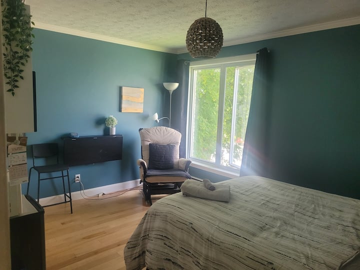 Grande Chambre Dans Maison Familiale - Sherbrooke