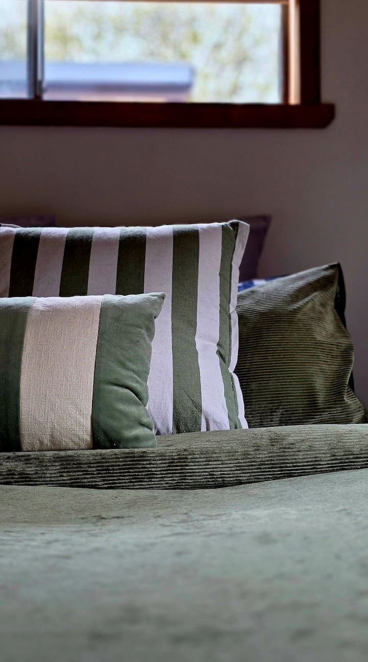 Cosy On Moody, 2 Bed Walking Distance To Cbd Wifi - 버니