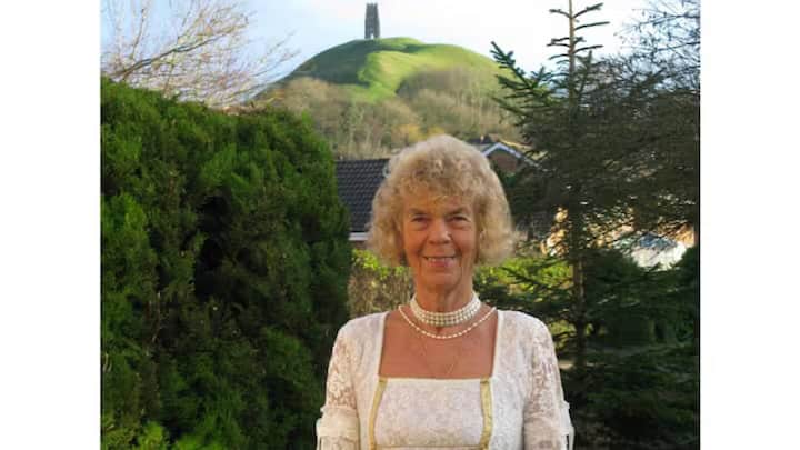 Camelot Retreat - Michael Room - Glastonbury