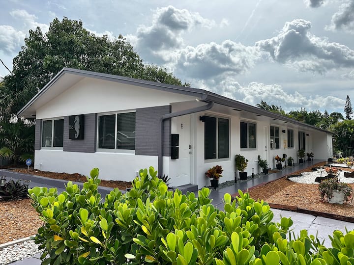 Modern 1br | Walk To Breweries | Near Beach - Tamarac