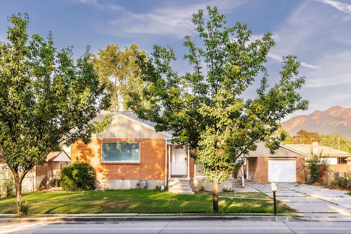 Anna's Alley |Cute 6 Beds |Heart Of Slc! - Sandy, UT