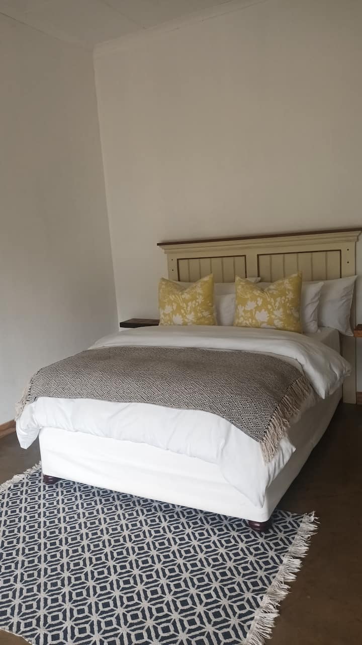 Room Love, @ The Minimalist House: Live With Less - Clarens