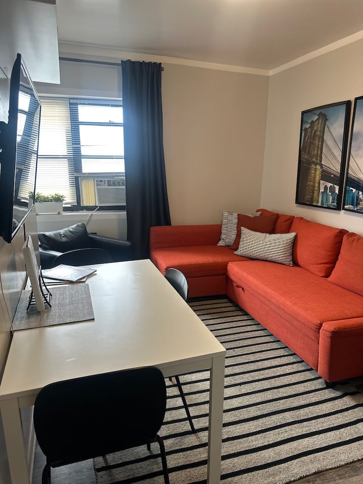 Sublime 2 Bedroom Just 30 Minutes To Times Square! - Secaucus, NJ