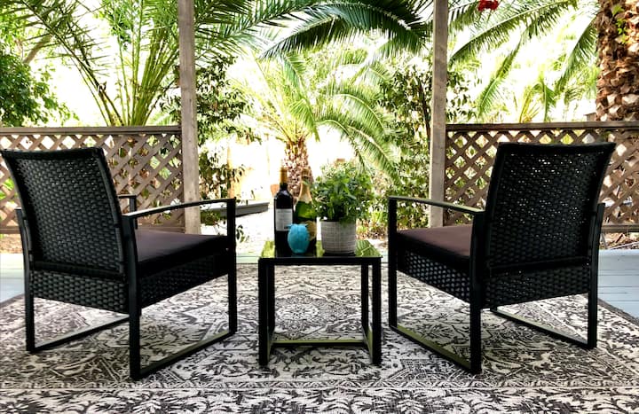 Quiet Cottage Retreat Just Minutes From Downtown - San Diego, CA