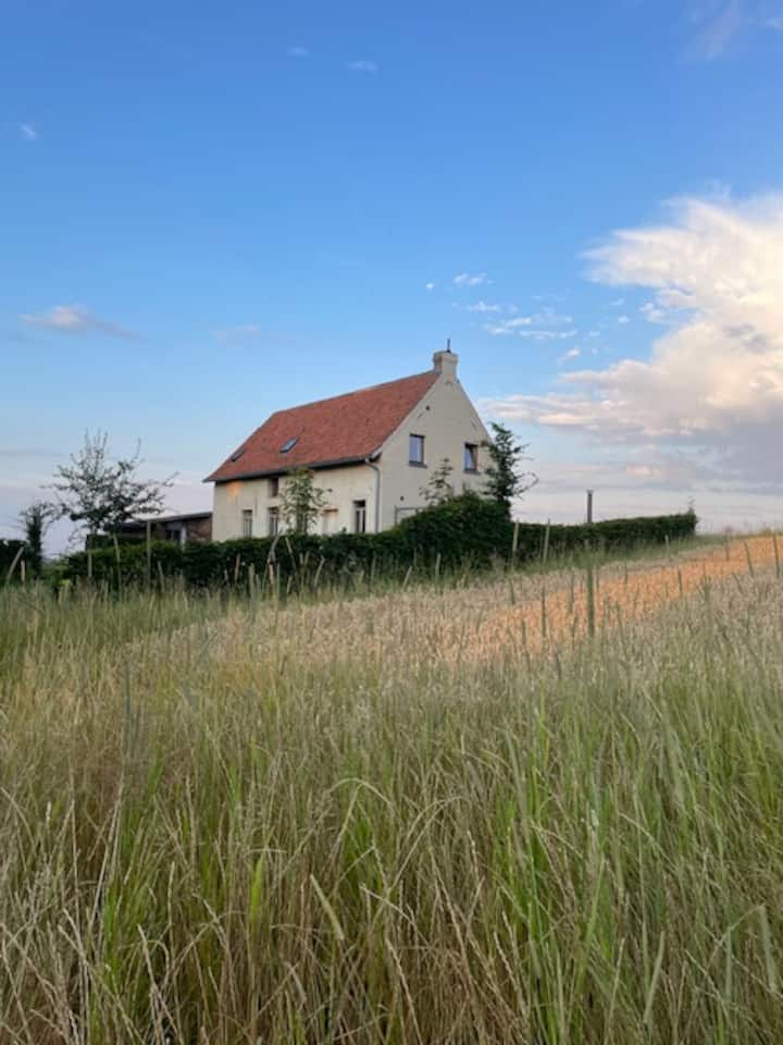 Kompas Gîte: Een Huisje Midden In De Velden! - Belgien