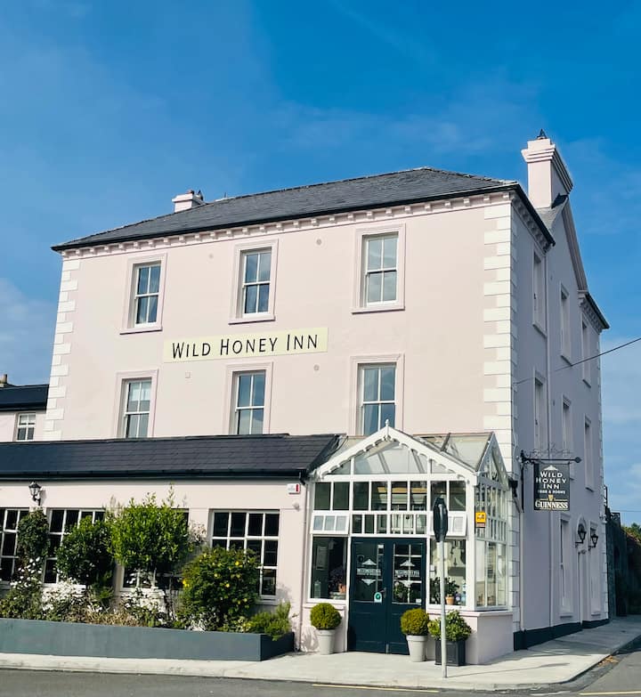 Stylish 4 Star Country Inn, Burren - Doolin