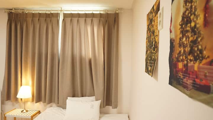 [Cheongchun Hostel2c]황리단길코앞! 대릉원지척! 찐 아늑한 퀸베드2개룸 - Gyeongju-si