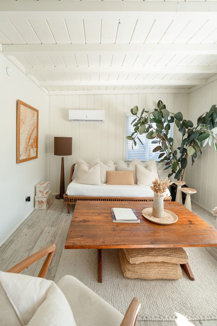 Hidden Garden Cottage - Walk To Town And Hiking - Montecito, CA