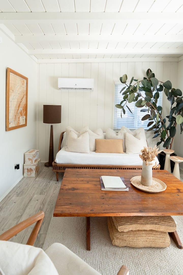 Hidden Garden Cottage - Walk To Town And Hiking - Montecito, CA