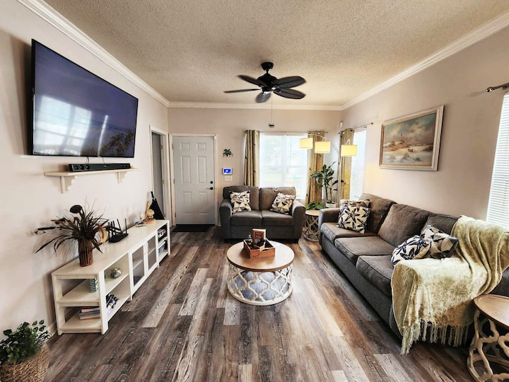 Between Two Ponds And Old Town Bluffton - Bluffton, SC