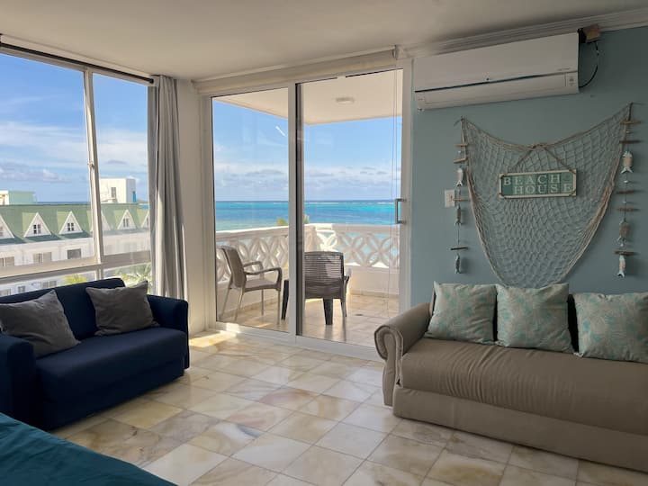 Espectacular Apartamento Con Balcón  Frente Al Mar - San Andrés