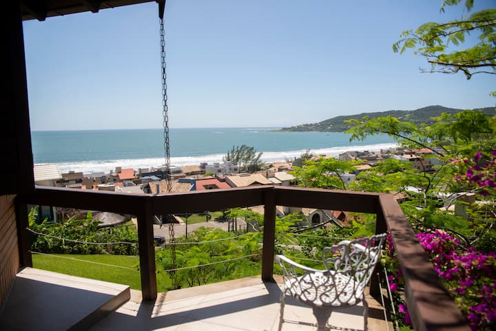 Casa Morrinhos C/ Vista Para Mar Com Muito Verde - Garopaba