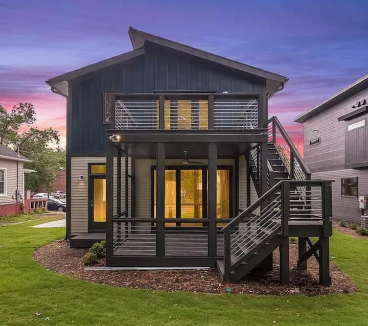 Walk Downtown From This Bright, Modern 3br - Raleigh, NC