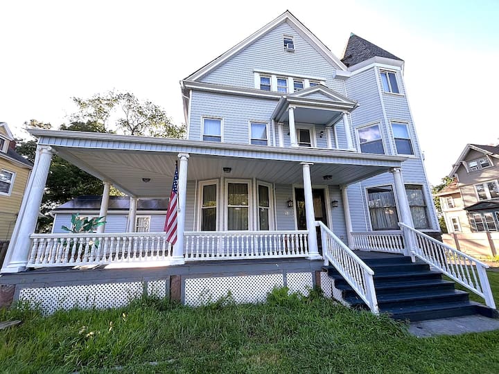 Sleep 25! Corporate Welcome! 30 Min To Manhattan - New York City