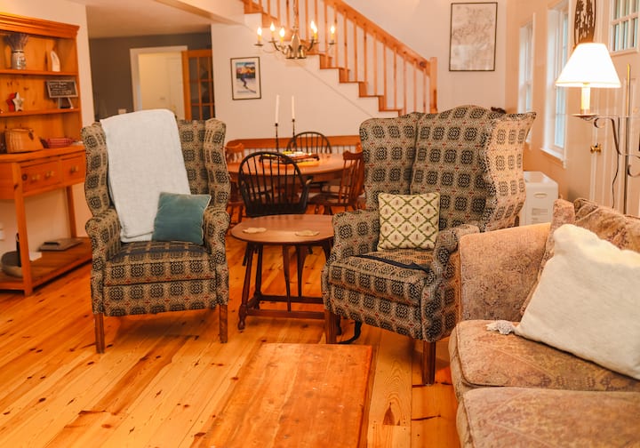 Silent Nights | Family Lake Retreat With Pool - Maine