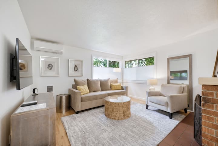 Very Clean And Cozy Centrally Located Home - Eugene, OR