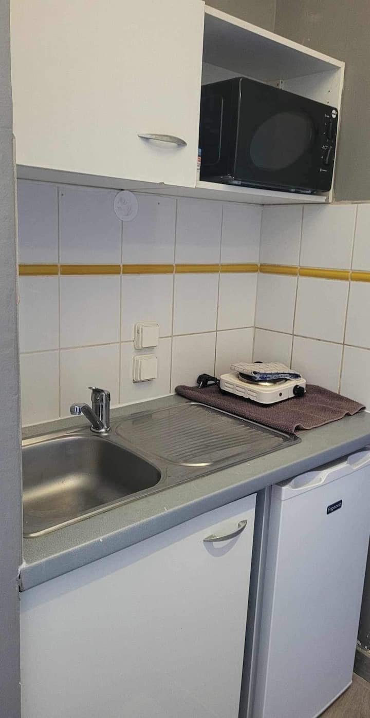 Studio (Gris) Au Coeur De Sainte Clotilde - Saint-Denis, La Réunion