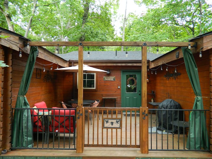 Custom Cabin With Dual Master Suites Near Wineries - Cleveland, GA