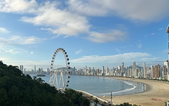 Apto C/vista Mar E Garagem/em Frente Roda Gigante - Balneário Camboriú