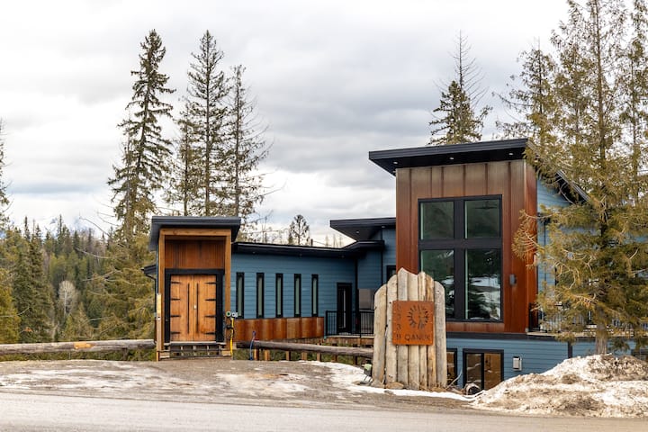 Ski In Ski Out With Huge Game Room And Hot Tub - Fernie