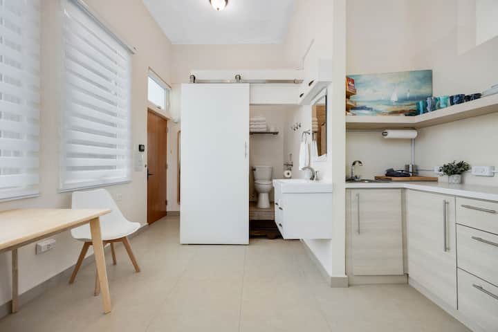 Location! Penthouse Studio B In Heart Of Condado - San Juan