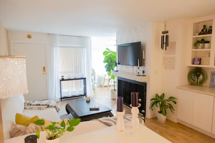 Bayview Bliss: Your Serene Shore Escape - San Diego, CA