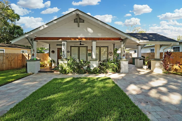 Luxurious Bungalow Tampa Bay/bush Gardens - Tampa, FL