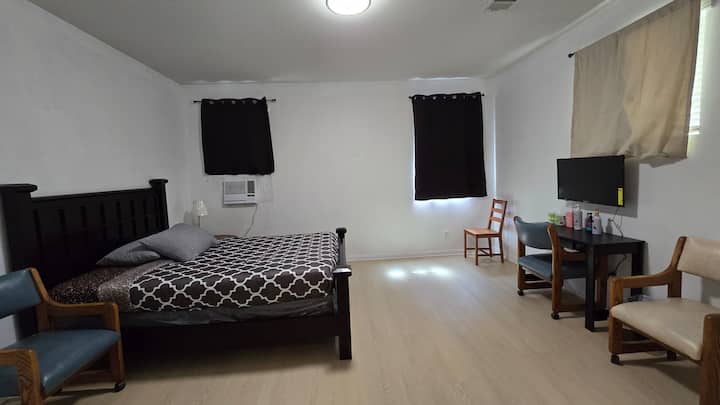 Room M With Shared Bathroom - San Bernardino, CA