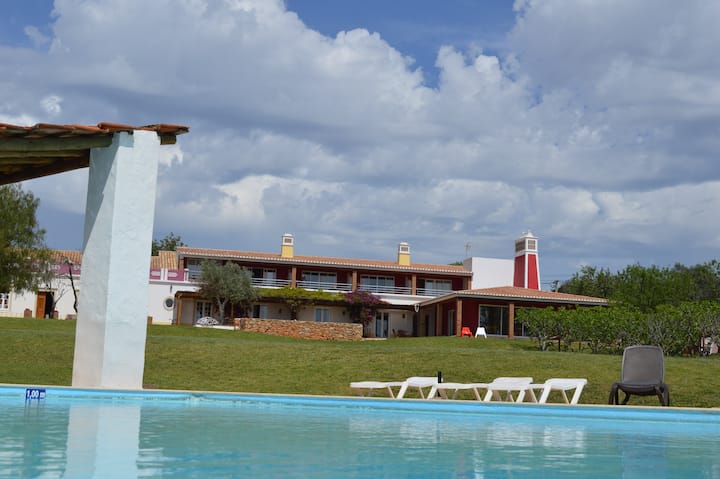 Appart. (2 Adultes+2enfants) - Vue Sur La Piscine - District de Faro