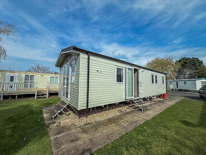Brilliant 8 Berth Caravan At Southview Holiday Park In Skegness Ref 33050m - Skegness