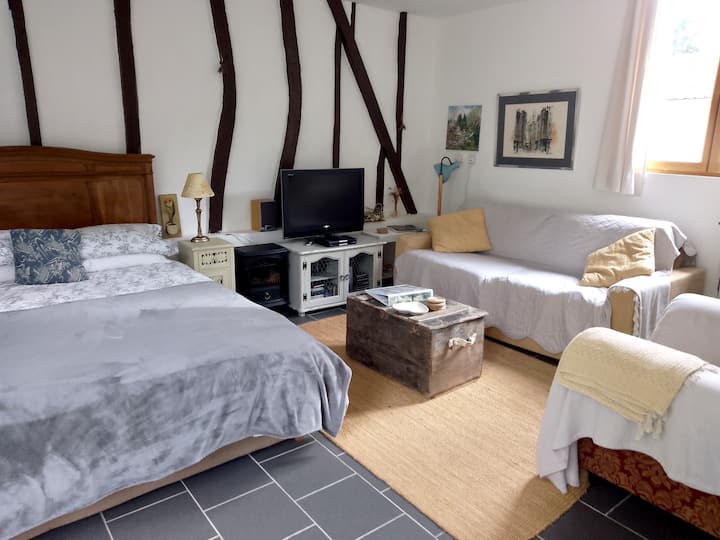 Open Plan Rural Gite With Extensive Garden - Hesdin