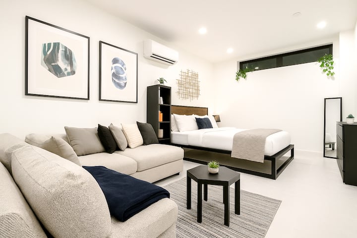 The Cozyq  |  5 Min To City | Entire Private Floor - Queens