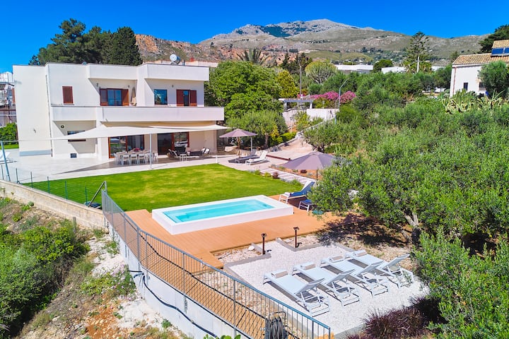 Villa Pour 14 Personnes Avec Piscine Et Vue Mer - Italy