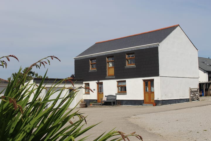 Cornish Barn - 5 Min Drive From St Agnes & Swcp - St Agnes