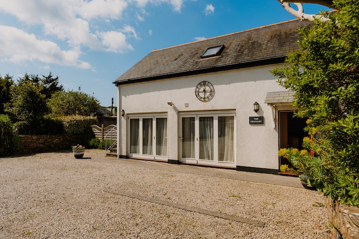 Granary - Light Spacious Cottage In Village Centre - Croyde