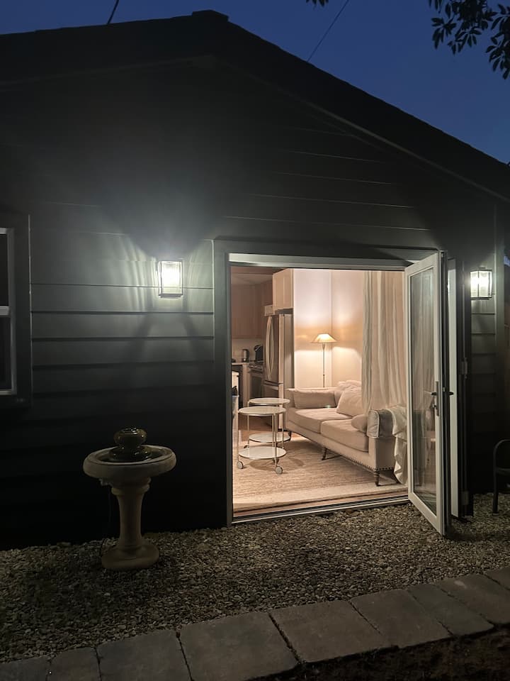 New 1 Bedrm Guest Hse 10 Min To Lax And Beach - Los Ángeles, CA