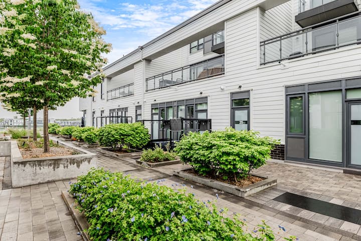 Superb Studio Friday Harbour Steps To Boardwalk - Innisfil