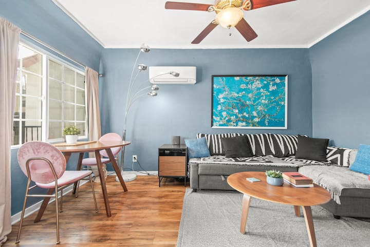 Bright Bohemian Bungalow W/patio & Gated Parking - Burbank, CA