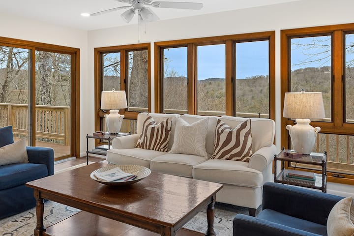 Newly Renovated Cottage, Walk To Town, Great Views - Highlands, NC