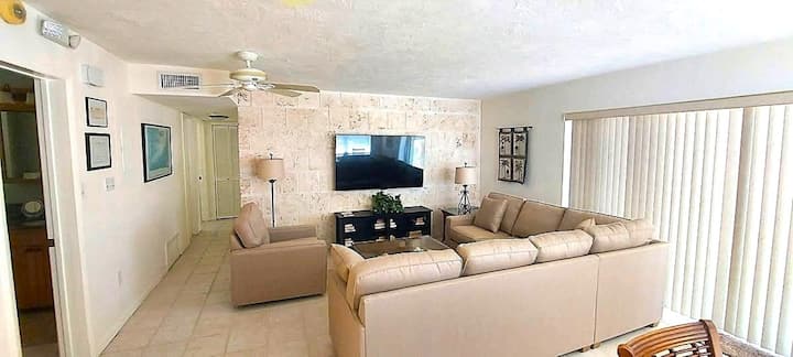 Key Colony Upper Half Duplex. Dock, Pool Club! - Key Colony Beach